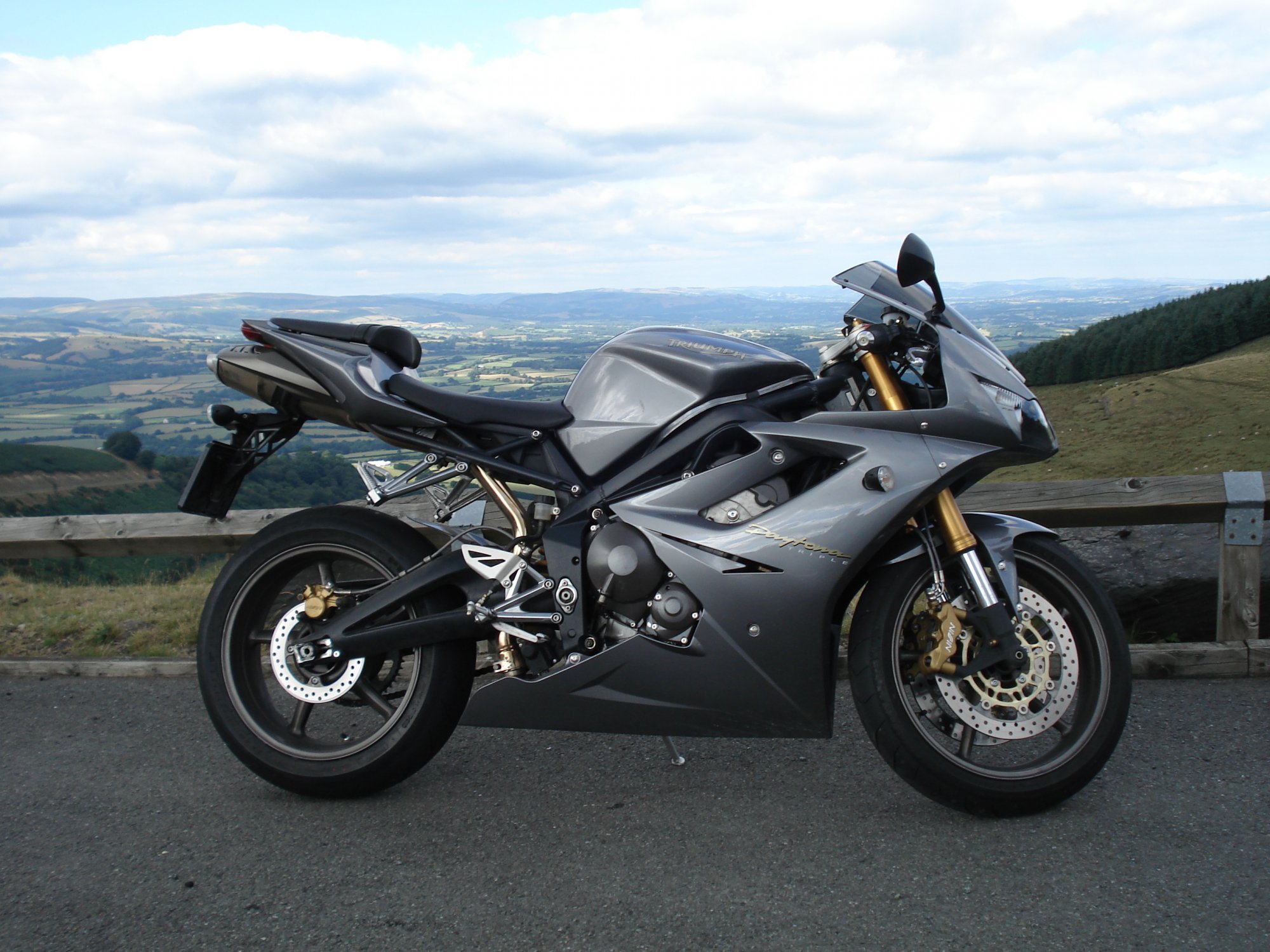 Wanted: Your Daytona 675 2006 Pictures | 675.cc • Triumph 675 Forum