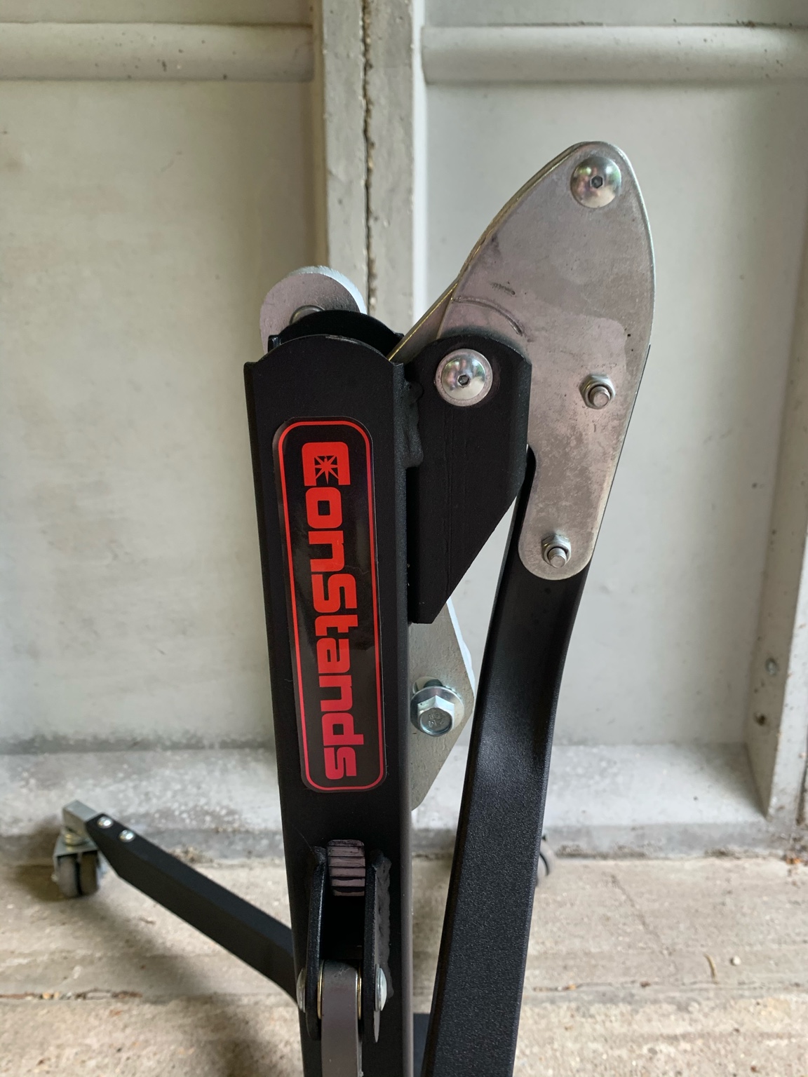 Constand Central Bike Lifter | 675.cc • Triumph 675 Forum